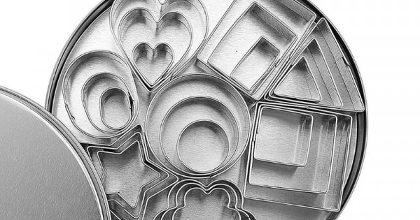 24 Pieces Cookie Cutters Set (Assorted Sizes)