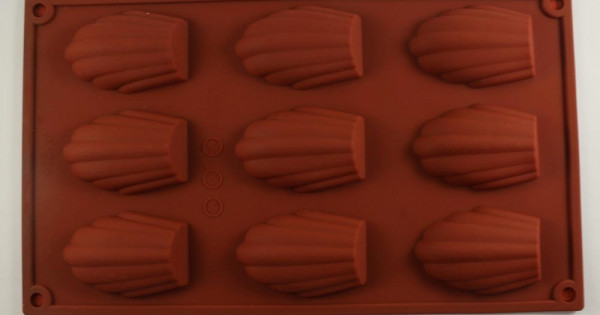 SILICONE MUFFIN MOULD - SHELLS