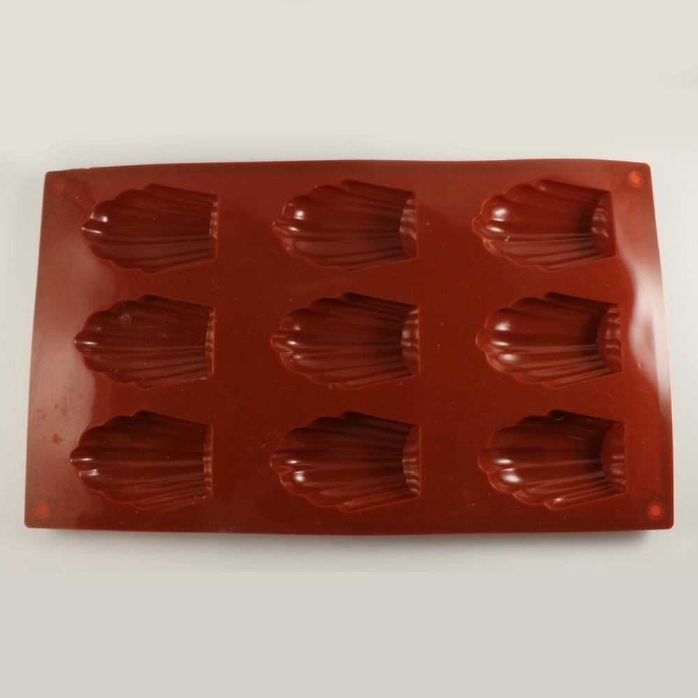 SILICONE MUFFIN MOULD - SHELLS