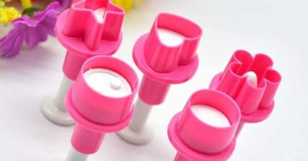 Plunger Cutter With 5 Different Shapes - Smiley, Round, Star, Heart, Flower